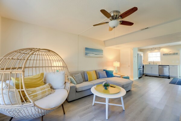 1/2 Mi To Atlantic Beach: Townhome W/ Balcony! - Morehead City, NC