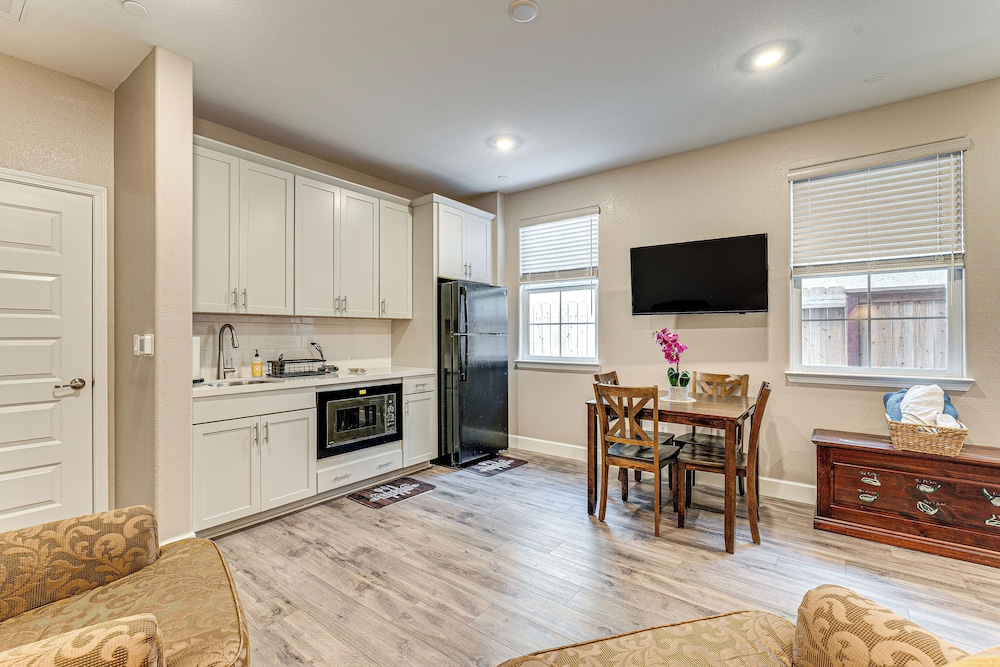 7 Mi To Folsom Lake: Sacramento Area Apartment - Folsom, CA