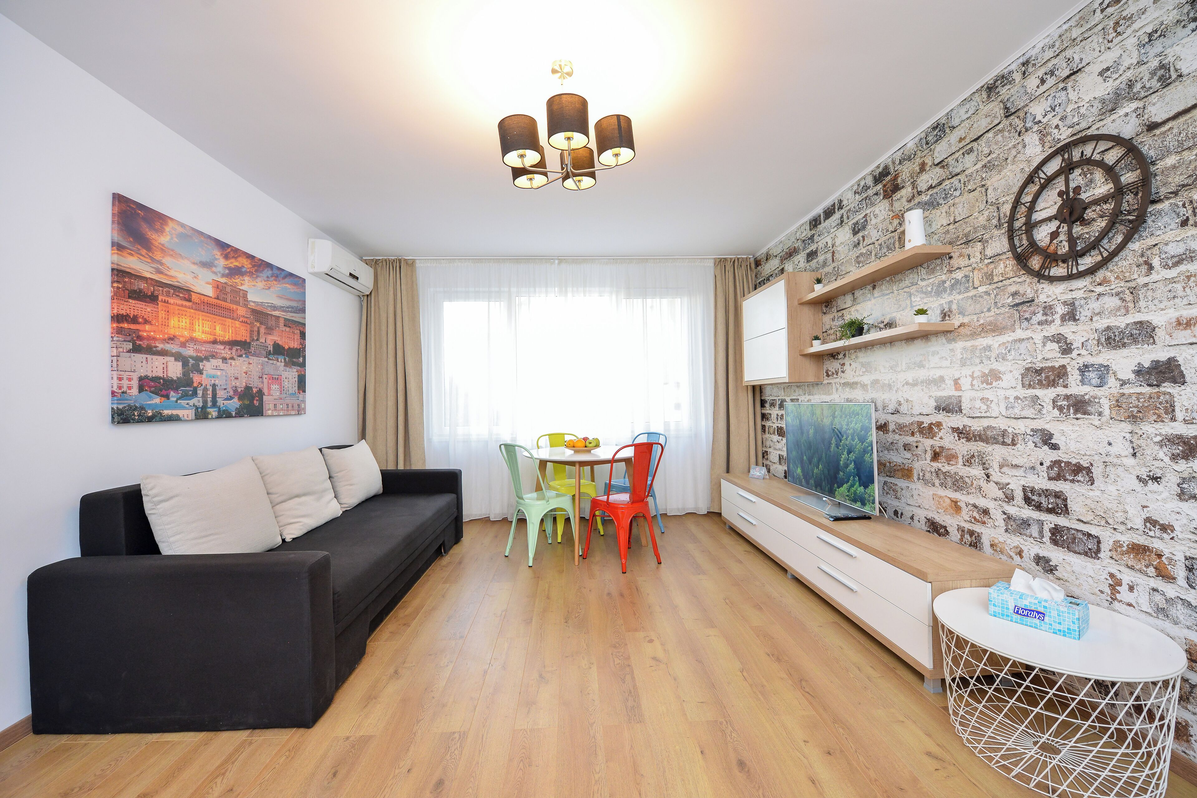Bucharest Apartment - Two Bedrooms - 6 Guests - Cismigiu Gardens - Bucharest