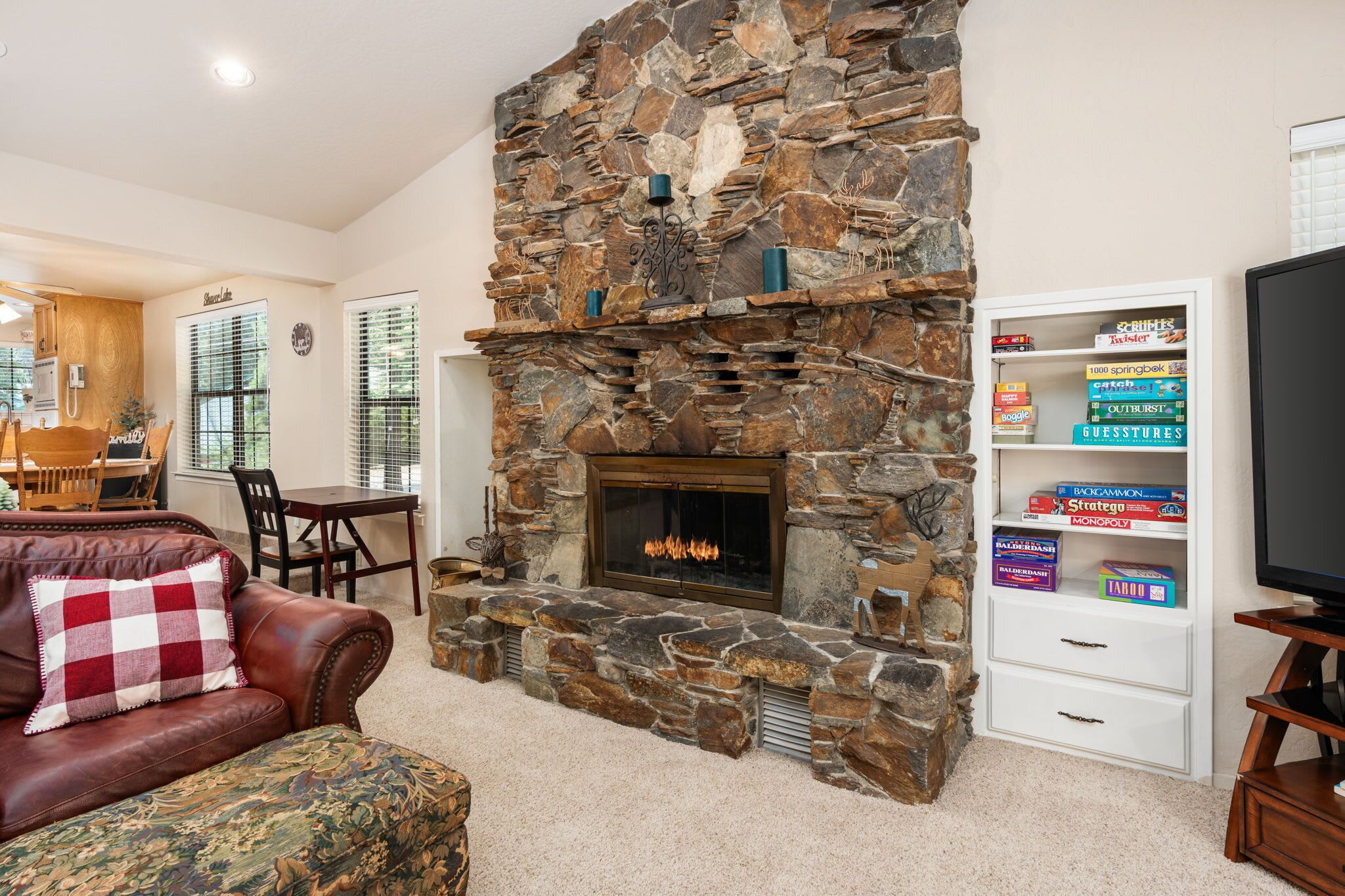 Rustic Pines | Fun Game Cabin In East Village - Shaver Lake, CA