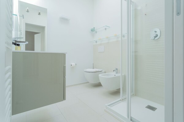 Valarin Luxury Apartments & Wellness By Rent All Como - Domaso