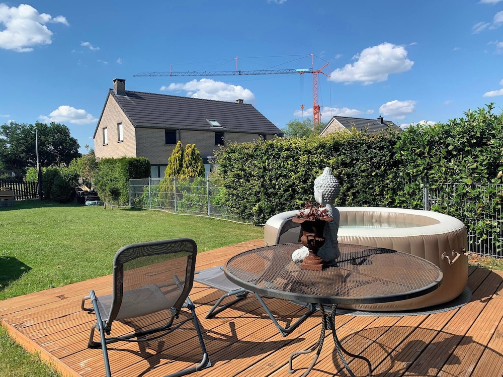 Beautiful Charming Wooden House - Aachen