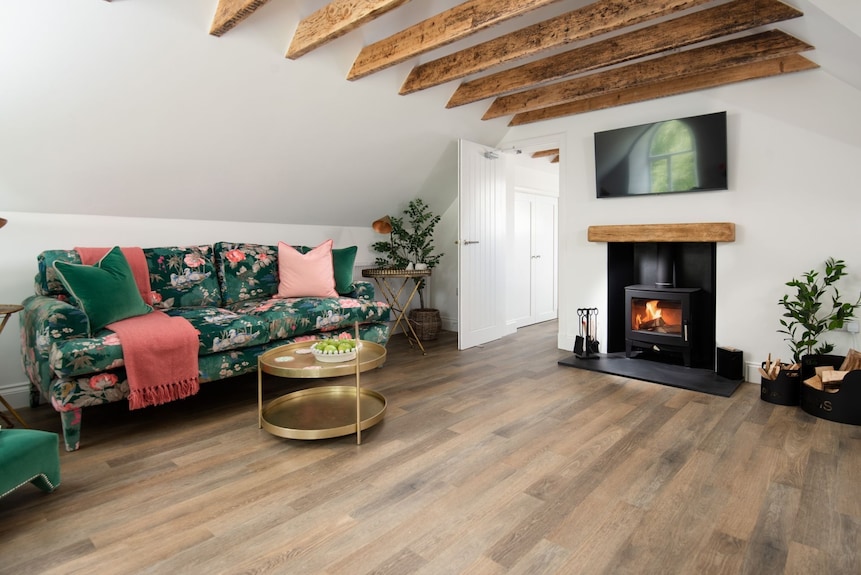 The Hayloft, Kailzie - Sleeping 2 Guests In One Bedroom - Peebles