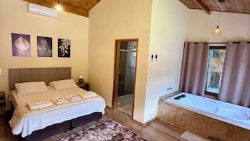 Quarto luxo | Wi-Fi de cortesia, roupa de cama