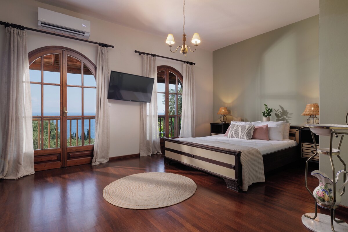 Casa, 3 quartos, sacada, vista para o mar | Quartos à prova de som, ferros/tábuas de passar roupa, Wi-Fi de cortesia