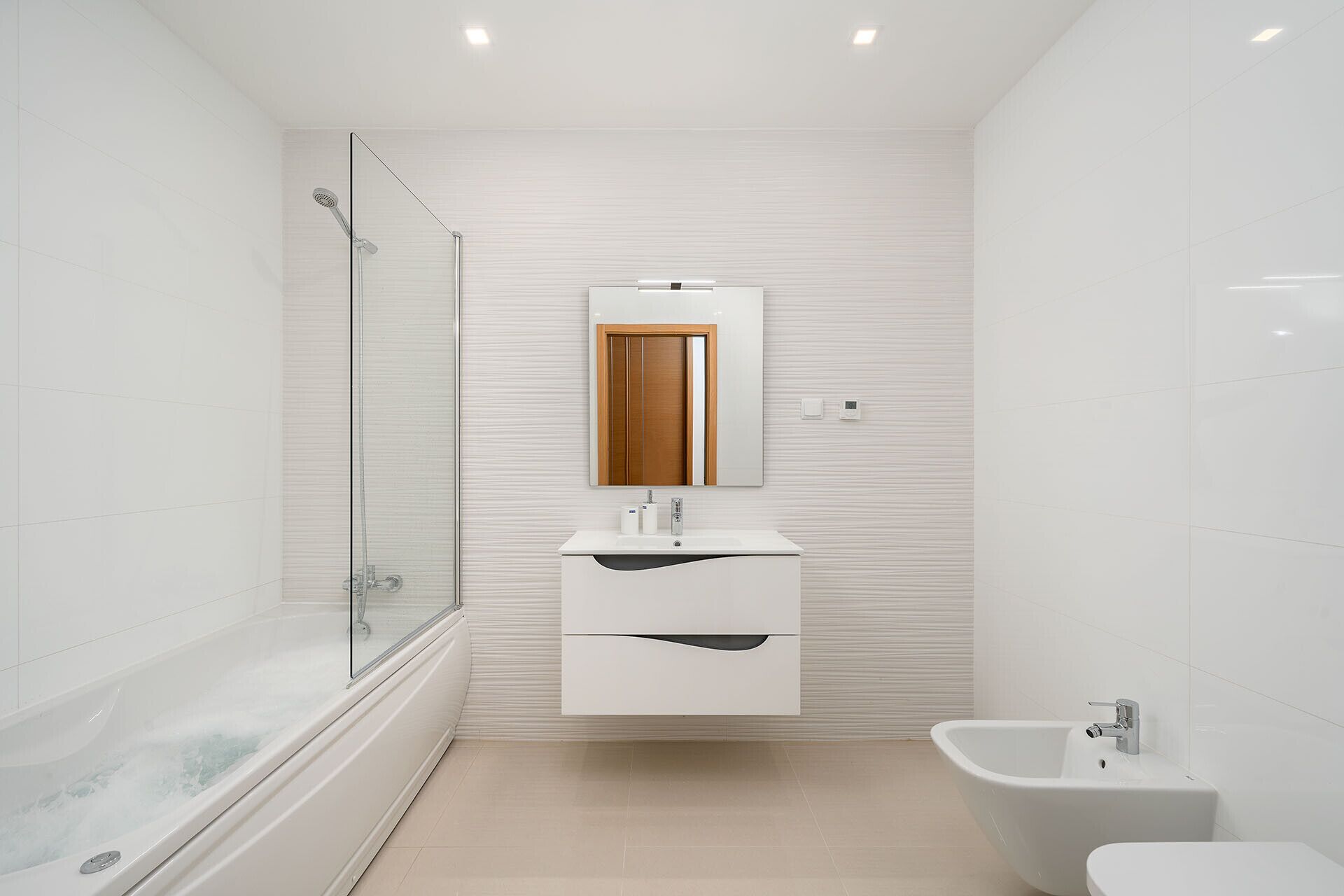 Um polibã, toalhas fornecidas 