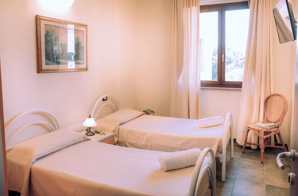Hotel With Swimming Pool In Arbus - South Sardinia