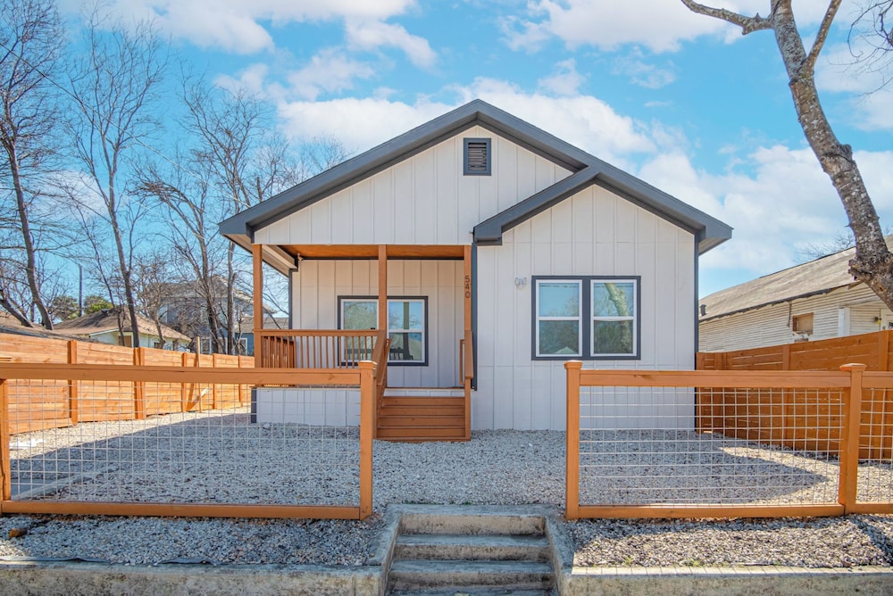 Feel, Chill And Enjoy 4br/3ba Near Fun Riverwalk! - San Antonio, TX