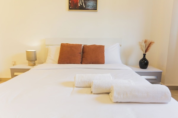 Ferro/tábua de engomar, Wi-fi grátis, roupa de cama fornecida