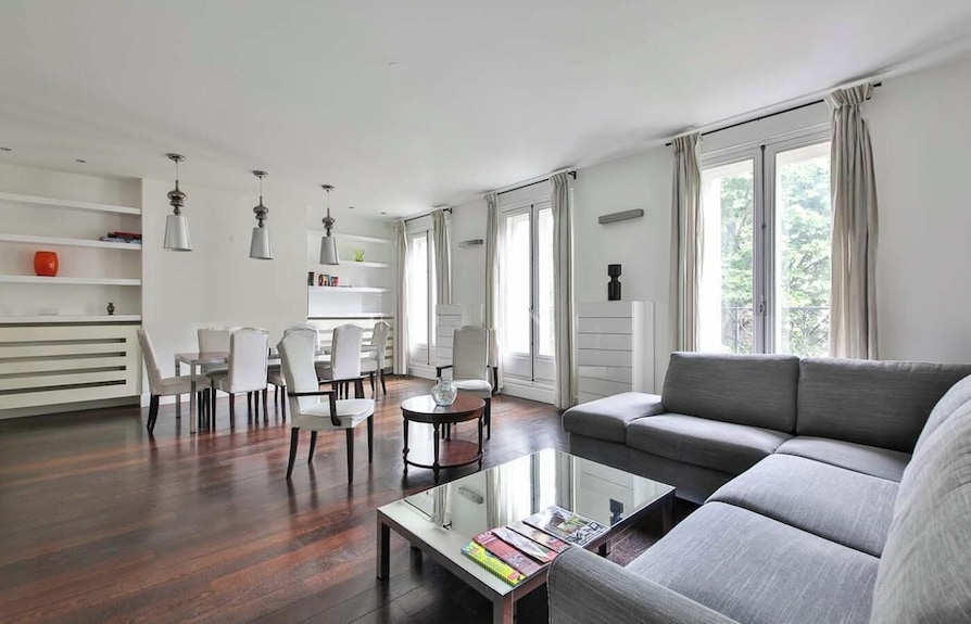 200 Sqm-blend Of Historical Elegance With Modern Comfort - Avenue F.roosevelt - Clichy