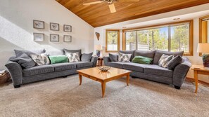 Casa, 3 camas individuais (Modoc 13) | Sala de estar