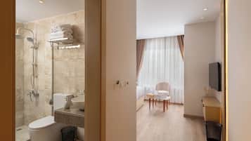 Quarto Duplo Deluxe, Vista para a cidade | 1 quarto, quartos insonorizados, Wi-fi grátis