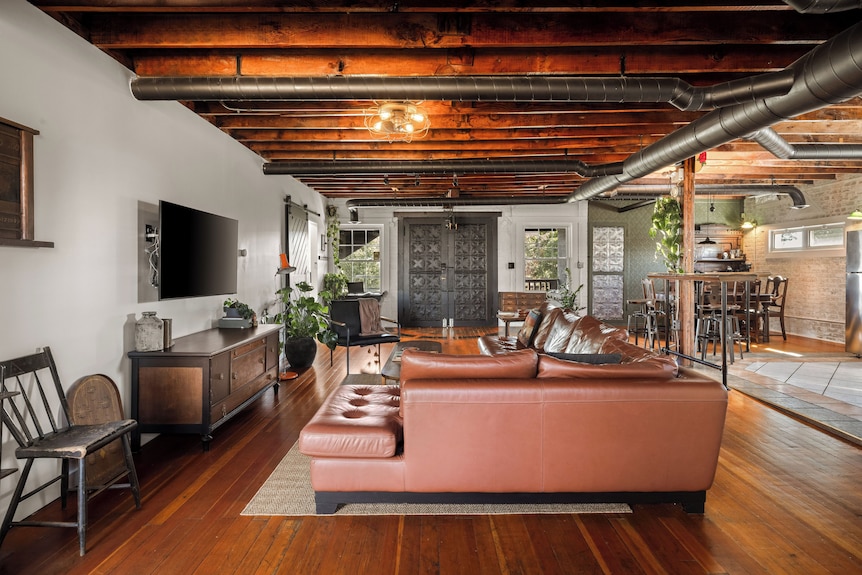 Unique 2-bdr Historic Warehouse Loft With Terrace And Fireplace ! ! ! - Windsor, Ontàrio, Canadà