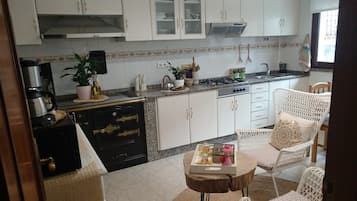 Casa de Campo Panorâmica, 5 quartos, pátio, vista para o jardim | Cozinha privada