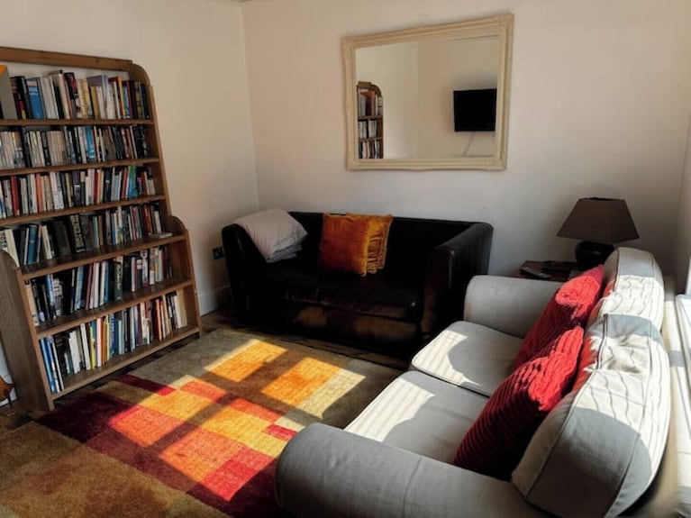 Spacious Beach Bungalow, Less Than 5 Minutes Walk To The Beach - Arundel