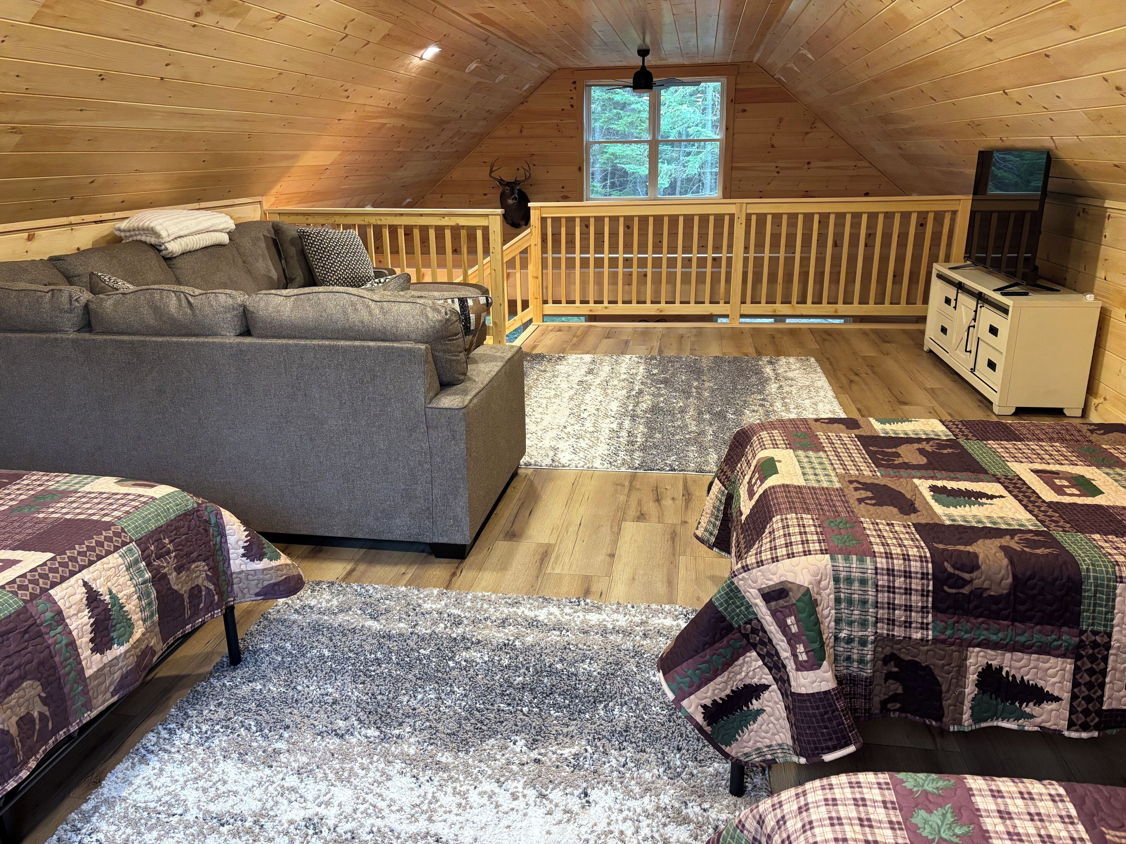 New Built! 2025 Cozy 3-bedroom Chalet With Water Access To Rangeley Lake - Maine