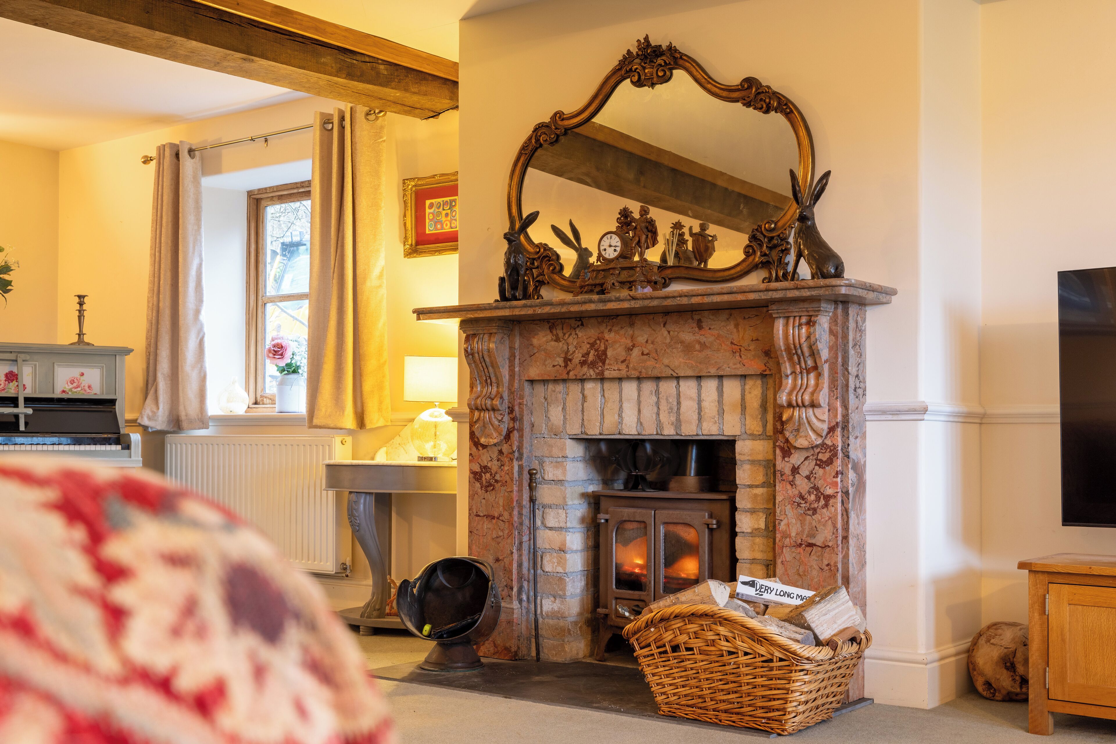 Country Farmhouse Surrounded By Lakes Green Fields With Private Spa - Devon