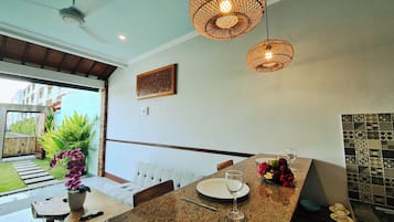 Villa, 1 quarto, piscina privativa | Sala de estar | TV de ecrã plano