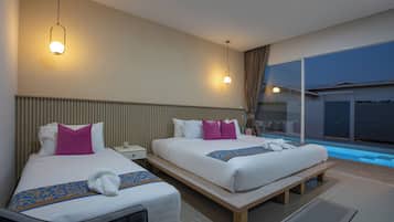 Deluxe Family Room with pool access | 1 quarto, roupa de alta qualidade, edredões de penas