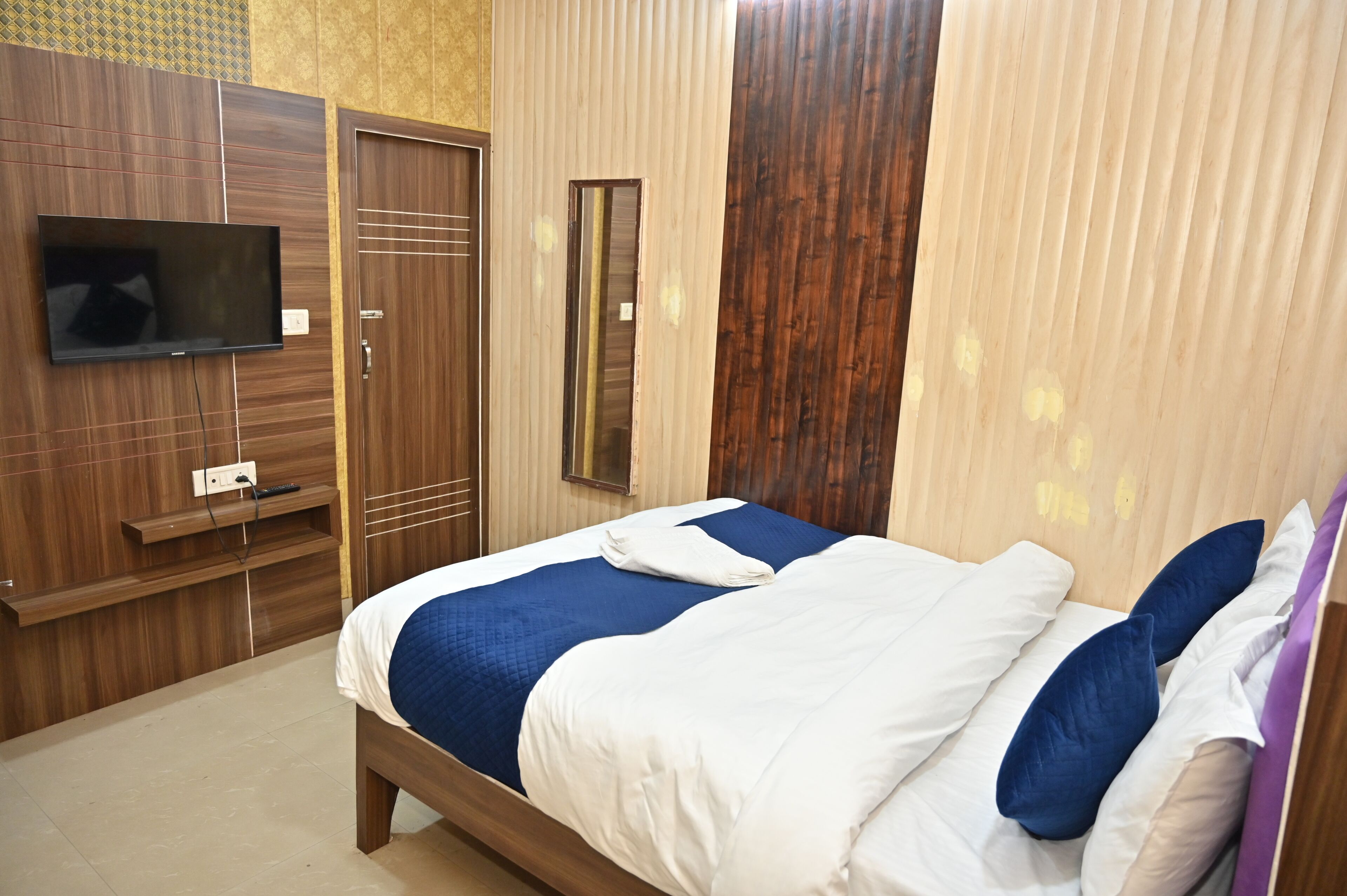 Hotel Ad Residency: Your Perfect Stay Near The Taj Mahal East Gate, Agra - Agra