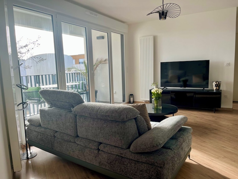 Modern T3 Apartment With Parking 5 Minutes From The Market - La Rochelle