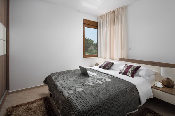 Malibu Grand Royale – Luxury Group Villa - Vir, Croacia