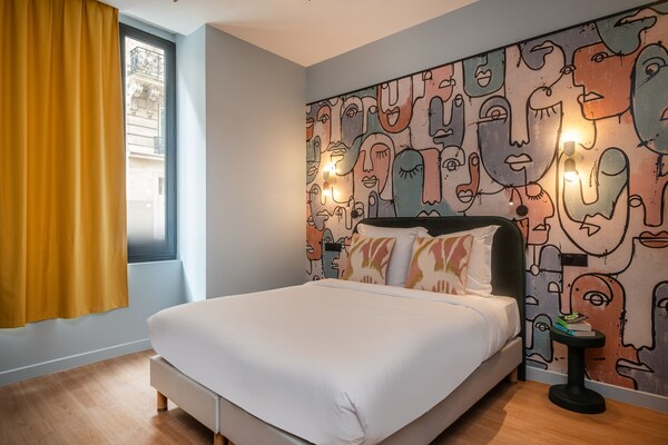 Montmartre Paris Suite - Paris