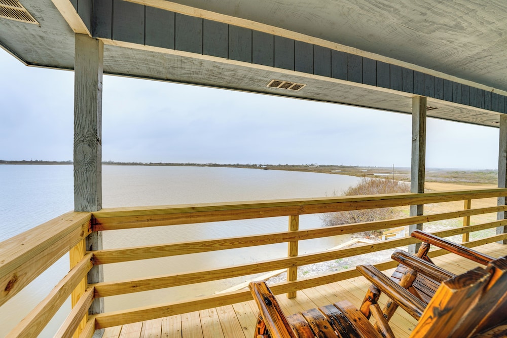 Gulf Coast Cottage W/ Beach Access: Fish & Paddle! - Port Lavaca, TX