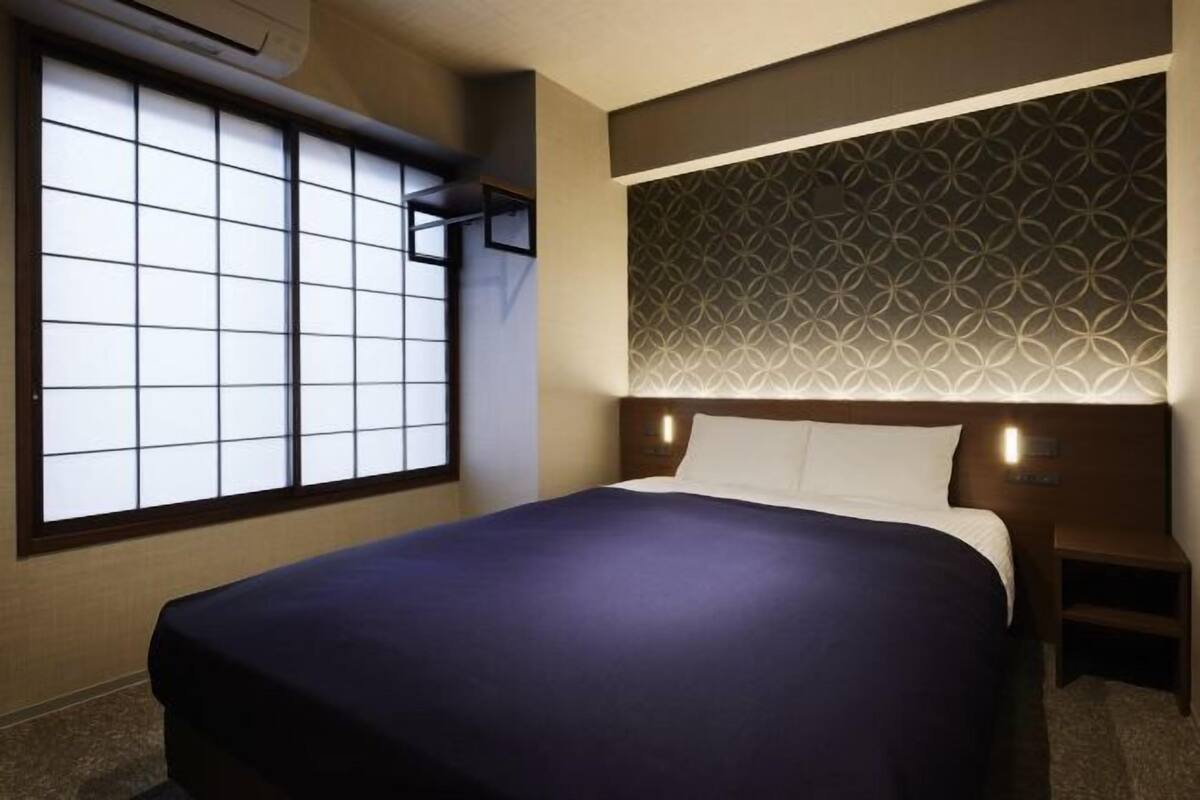 Cofres nos quartos, Wi-Fi de cortesia, roupa de cama