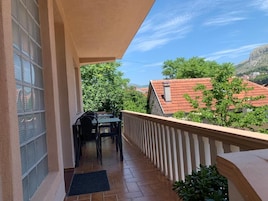 Estúdio Superior, várias camas, varanda | Terraço/pátio interior