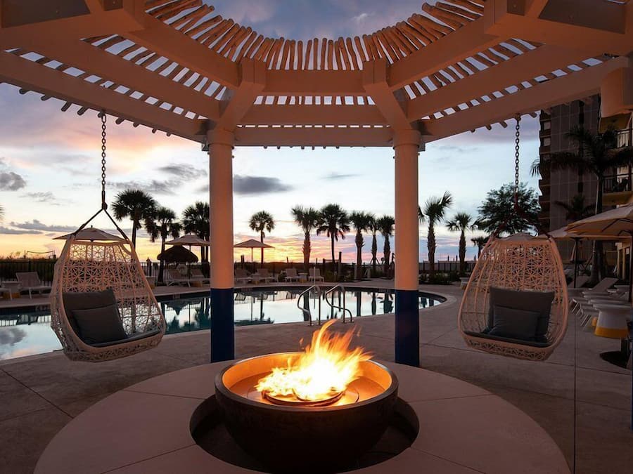 Piscina externa sazonal