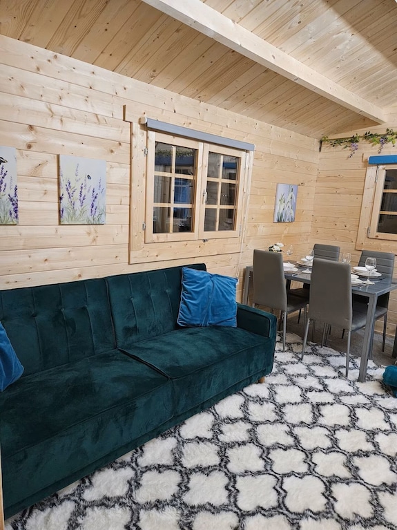 A Cosy Cabin Retreat - 5 Mins Away From Windsor And 10 Mins From Legoland. - Aéroport de Londres Heathrow (LHR)
