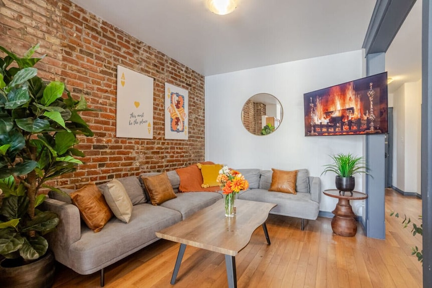 Prime Location | Charming 4br In Downtown Mtl - Concordia University