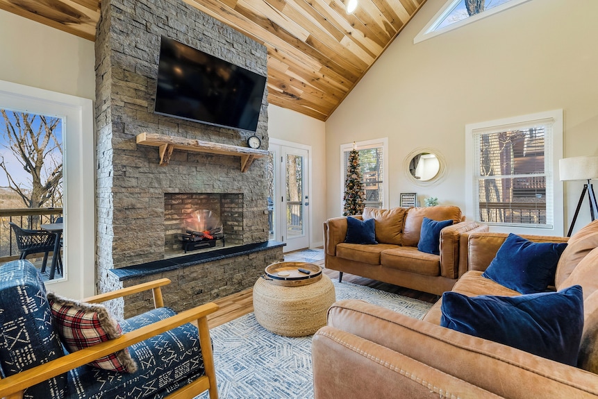 Best Mtn Top Views In Massanutten, Hot Tub, 160 Arcade Games, Local Vibe! - Massanutten, VA