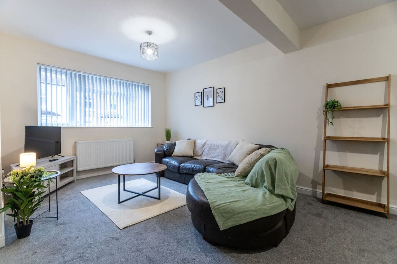 Contractors*long Stays Discounts*wyvern - Swindon