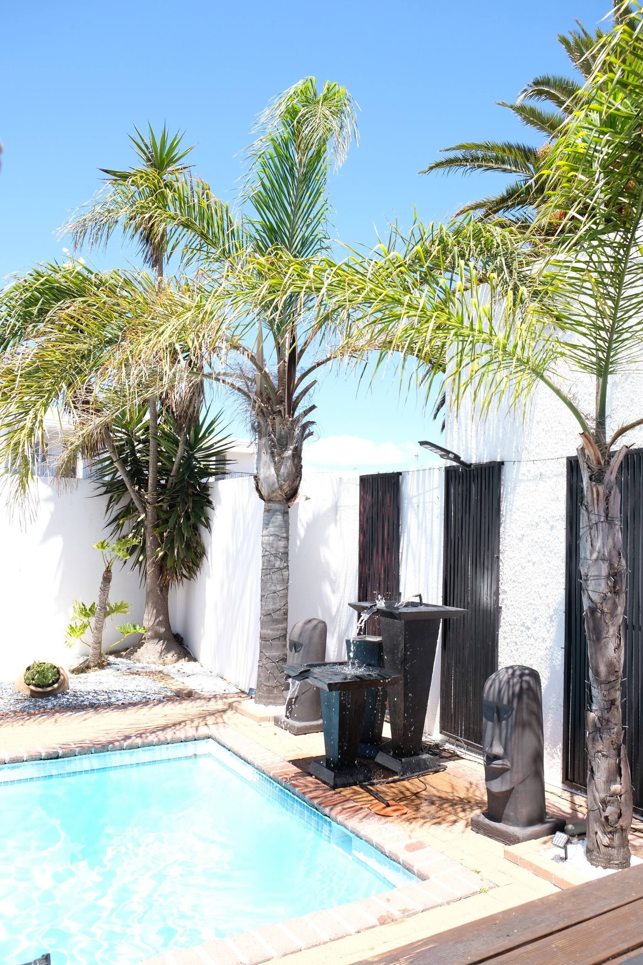 Villa on Flamingo Vlei 5BR, Cape Town, 11 Vacation Rental Private ...