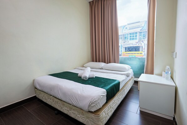 Quarto Duplo, Vista para a cidade | 1 quarto, Wi-fi grátis, roupa de cama fornecida