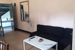 Quarto Familiar | Minibar, secretária, Wi-fi grátis, roupa de cama fornecida