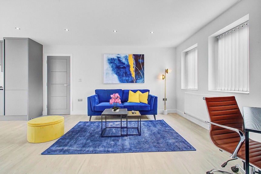 Hybrid Resi - Uxbridge | 3 Bed Apartment - 海斯