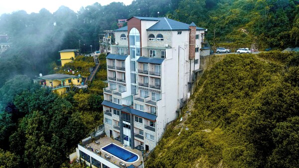 Q' Nest Hotel Cloud End Lansdowne - Jim Corbett National Park