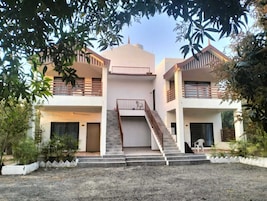 Fachada da propriedade