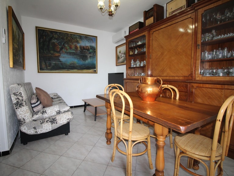 Grifeu 6 - Apartamento Situado Muy Cerca De La Playa De Cap Ras, Para 6 Personas - Colera