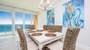 Apartamento em Condomínio Fechado, 2 quartos | Restaurantes