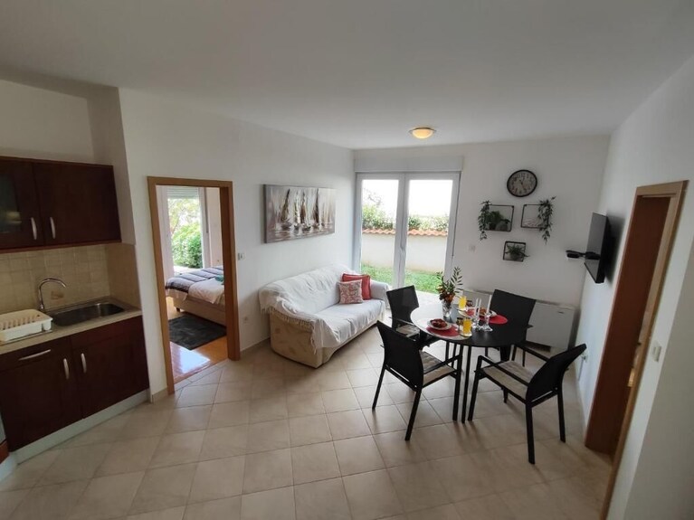 Apartment Lino With 2 Bedrooms - Zadar