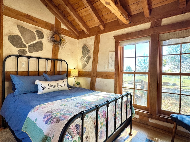 Happy Oaks Cabin Retreat On Stunning Acreage With Trees, Ponds, Walking Trails. - Fort Worth, TX