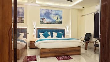 Quarto casal luxo, vista para a cidade | Wi-Fi de cortesia, roupa de cama