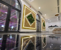 Quarto Duplo ou Twin Standard, varanda | Sala de estar | Televisor LCD de 110 cm com canais digitais 