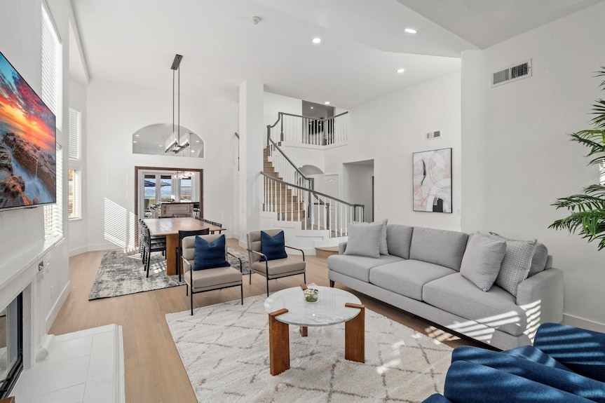 Scenic Luxury Oasis: Views, Pool, Spa, Game & Movie Rms - Bay Terraces - San Diego