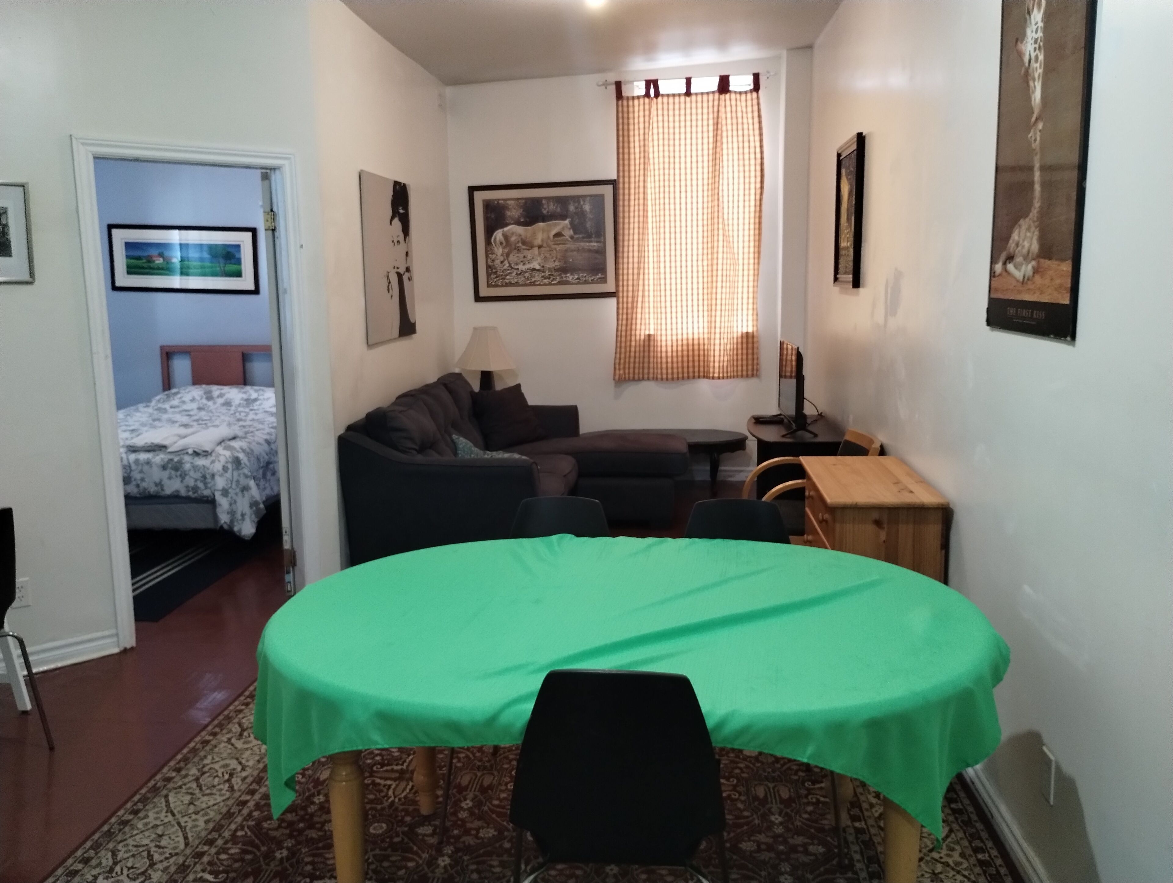 2 Bedroom Apartment, Bright And Peacefull For A Pleasant Stay. - Oshawa