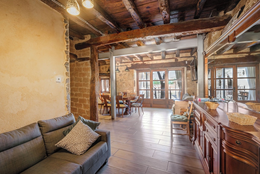 Casa Rural 'La Mambla De La Ribera' Con Vistas A La Montaña, Jardín Privado Y Wi-fi - Roa de Duero